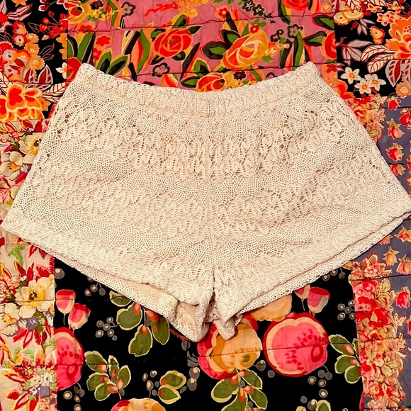 Pins & Needles | Shorts | Pins And Needles Stretchy Crochet Lace Shorts ...